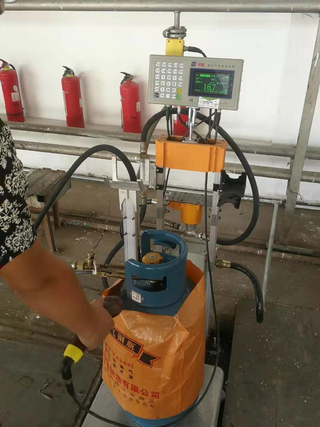 Cooking 180kg Division 50G LPG Cylinder Filling Machine